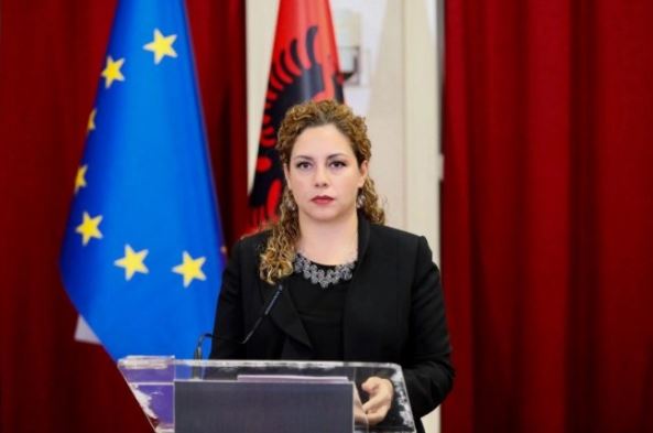 Шефицата на албанската дипломатија Отља Џачка во Скопје | Сител Телевизија